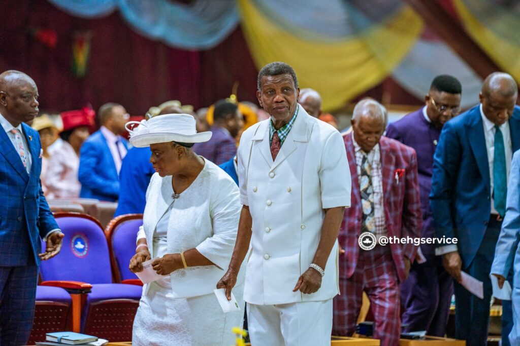 In four photos, Pastor Adeboye celebrates 83rd birthday with family ...